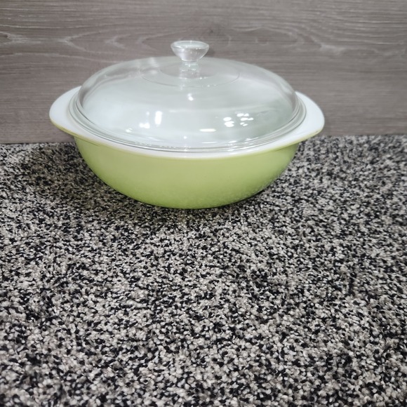 Pyrex | Dining | Vtg Pyrex Lime Green 2qt Double Handle Bowl 24 With ...